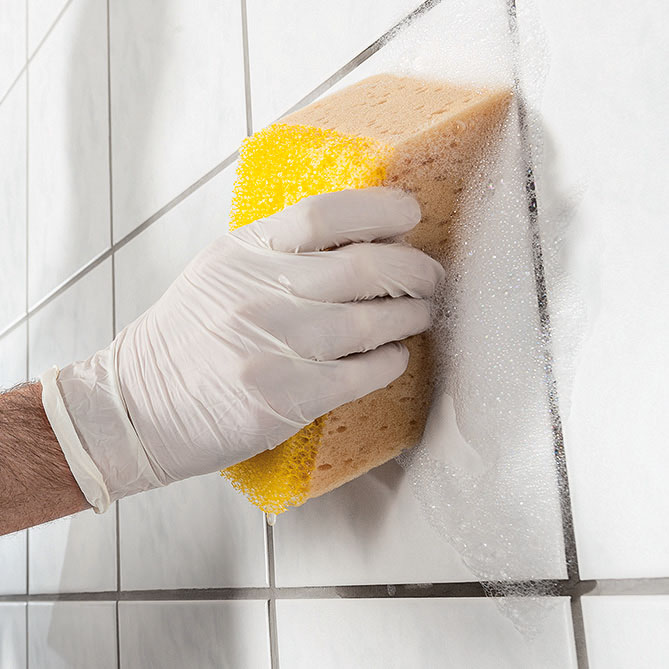 Fliesen verputzen: So geht's